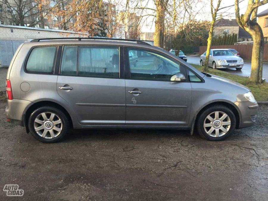 Volkswagen Touran 2007 in Panevezys, with an engine capacity of 1.90 L and mileage of 342 thousand km for 2990 €, photo 1 on AUTOMOTO.COM.LV