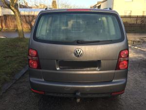 Volkswagen Touran 2007 in Panevezys, with an engine capacity of 1.90 L and mileage of 342 thousand km for 2990 €, photo 2 on AUTOMOTO.COM.LV