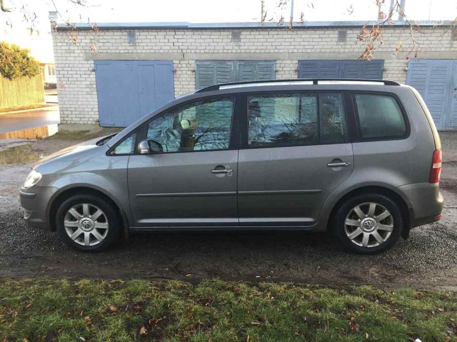 Volkswagen Touran 2007 in Panevezys, with an engine capacity of 1.90 L and mileage of 342 thousand km for 2990 €, photo 3 on AUTOMOTO.COM.LV