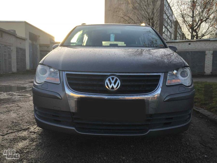Volkswagen Touran 2007 in Panevezys, with an engine capacity of 1.90 L and mileage of 342 thousand km for 2990 €, photo 5 on AUTOMOTO.COM.LV
