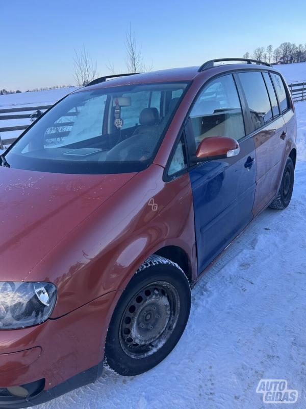 Volkswagen Touran 2007 Prienai, ar dzinēja tilpumu 1.90 L un nobraukumu 3001 tūkst. km par 900 €, foto 4 vietnē AUTOMOTO.COM.LV