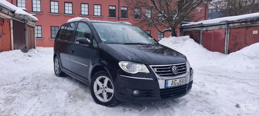 Volkswagen Touran 2007 Kauņa, ar dzinēja tilpumu 2.00 L un nobraukumu 240 tūkst. km par 900 €, foto 1 vietnē AUTOMOTO.COM.LV