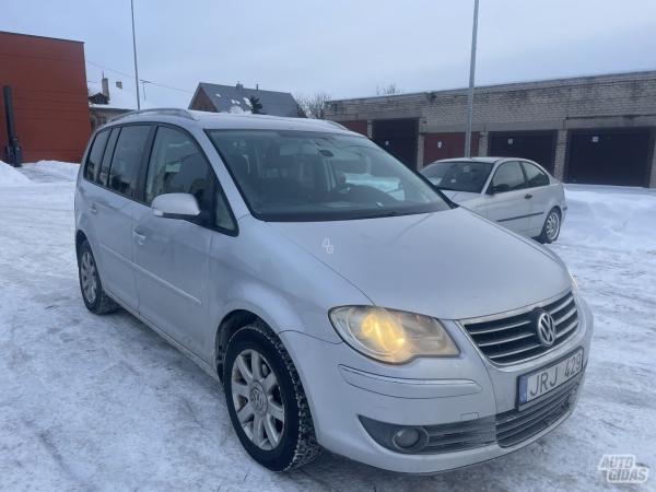 Volkswagen Touran 2007 in Kaunas, with an engine capacity of 2.00 L and mileage of 370 thousand km for 2000 €, photo 1 on AUTOMOTO.COM.LV