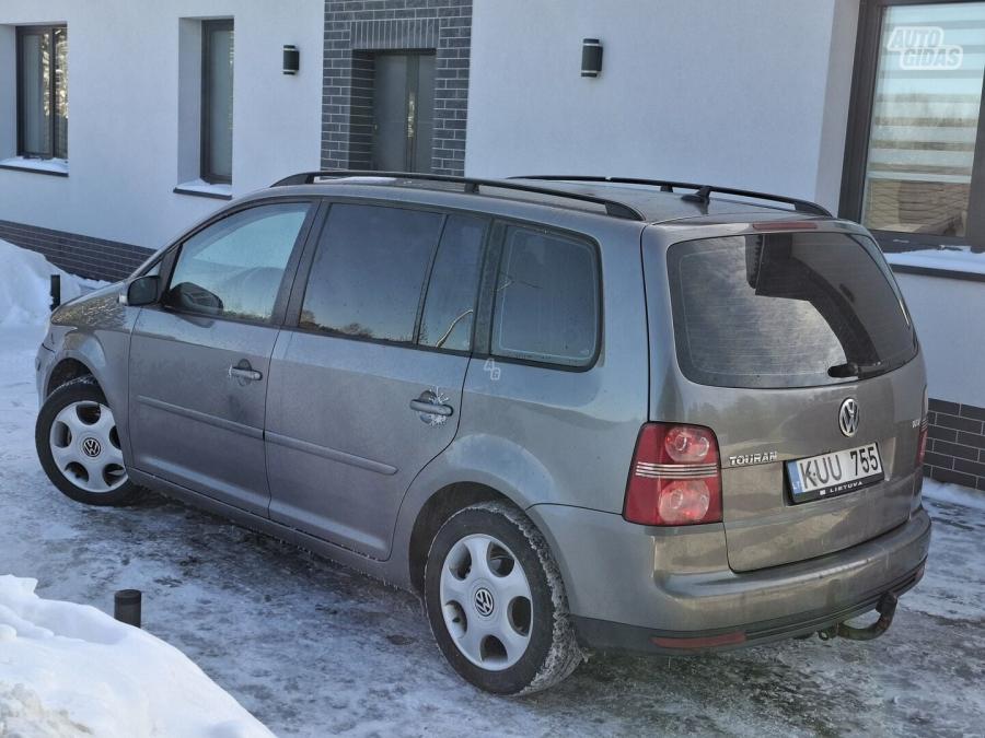 Volkswagen Touran 2007 Šilutė, ar dzinēja tilpumu 1.90 L un nobraukumu 370 tūkst. km par 1700 €, foto 3 vietnē AUTOMOTO.COM.LV