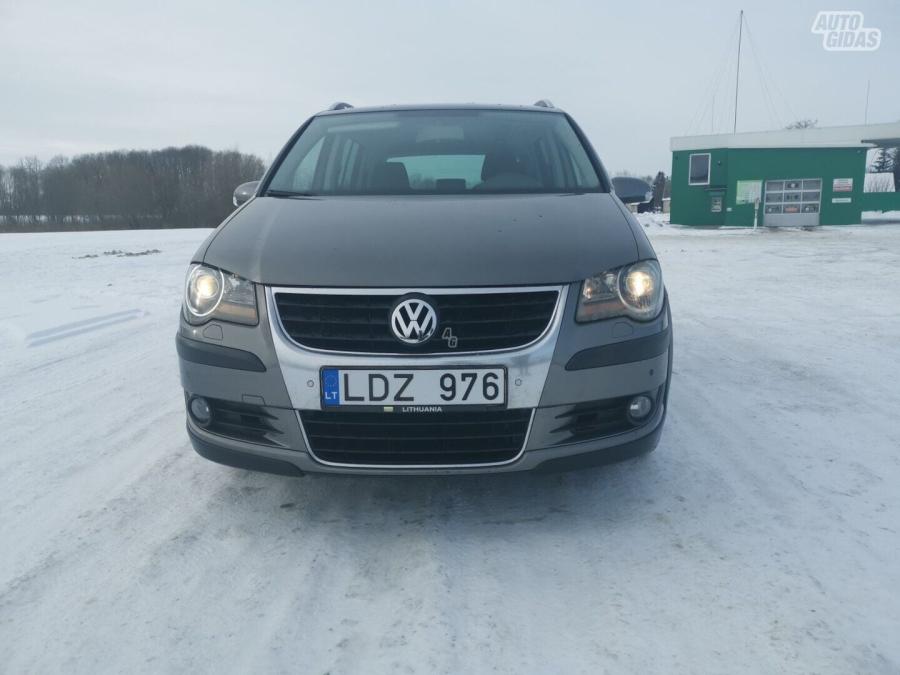 Volkswagen Touran 2007 in Marijampole, with an engine capacity of 1.40 L and mileage of 203 thousand km for 3500 €, photo 2 on AUTOMOTO.COM.LV