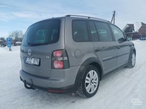 Volkswagen Touran 2007 in Marijampole, with an engine capacity of 1.40 L and mileage of 203 thousand km for 3500 €, photo 6 on AUTOMOTO.COM.LV