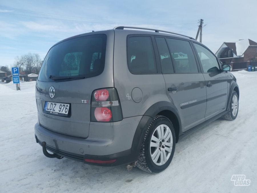 Volkswagen Touran 2007 in Marijampole, with an engine capacity of 1.40 L and mileage of 203 thousand km for 3500 €, photo 6 on AUTOMOTO.COM.LV