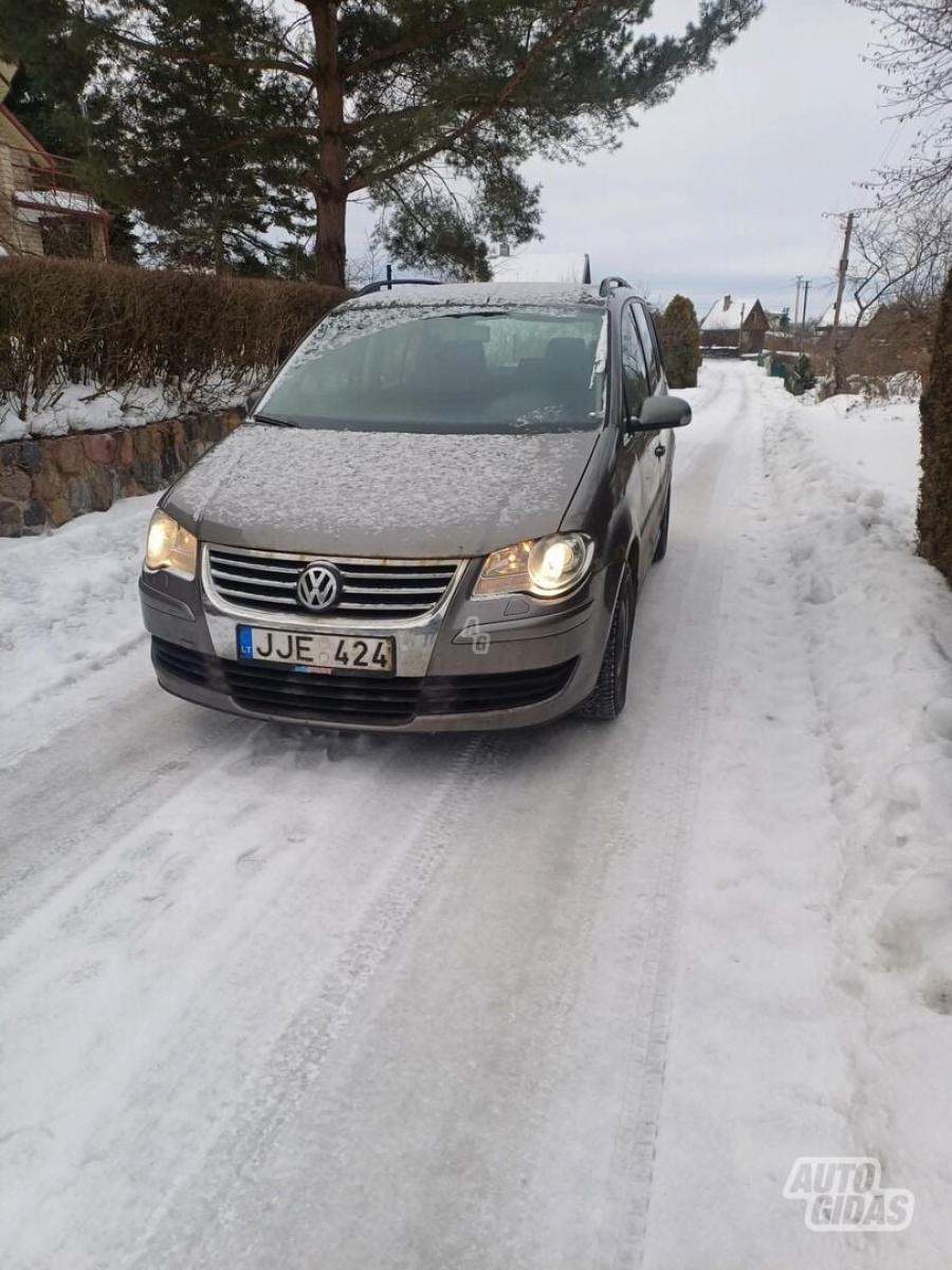 Volkswagen Touran 2007 Kauņa, ar dzinēja tilpumu 1.90 L un nobraukumu 370 tūkst. km par 1300 €, foto 1 vietnē AUTOMOTO.COM.LV