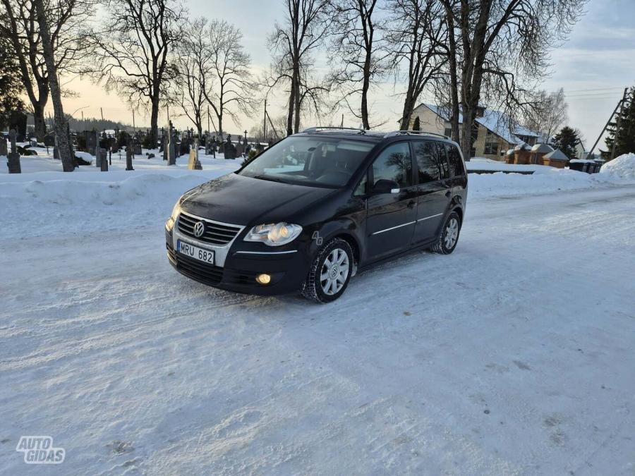 Volkswagen Touran 2007 Telšiai, ar dzinēja tilpumu 2.00 L un nobraukumu 300 tūkst. km par 1500 €, foto 1 vietnē AUTOMOTO.COM.LV