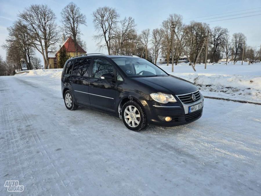 Volkswagen Touran 2007 Telšiai, ar dzinēja tilpumu 2.00 L un nobraukumu 300 tūkst. km par 1500 €, foto 2 vietnē AUTOMOTO.COM.LV