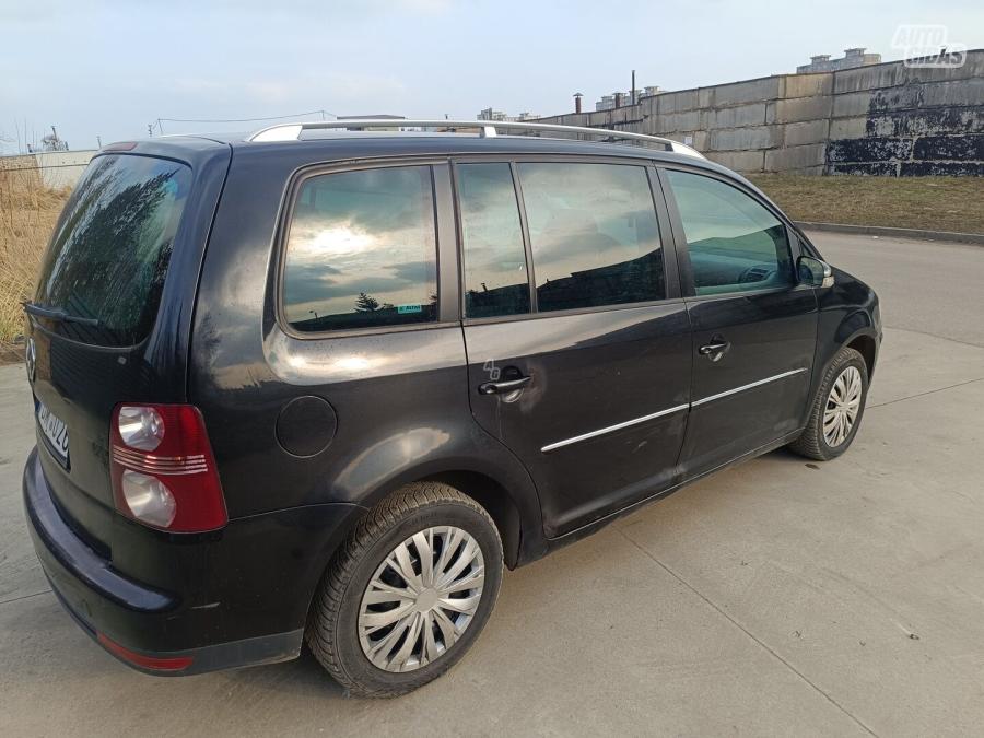 Volkswagen Touran 2007 in Kaunas, with an engine capacity of 2.00 L and mileage of 400 thousand km for 1000 €, photo 3 on AUTOMOTO.COM.LV