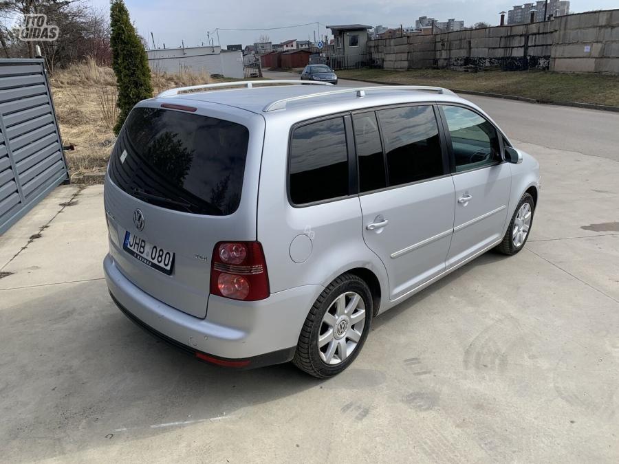 Volkswagen Touran 2007 Kauņa, ar dzinēja tilpumu 1.90 L un nobraukumu 237 tūkst. km par 2750 €, foto 4 vietnē AUTOMOTO.COM.LV