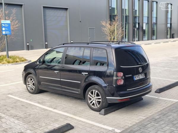Volkswagen Touran 2007 Viļņa, ar dzinēja tilpumu 1.90 L un nobraukumu 313 tūkst. km par 2450 €, foto 3 vietnē AUTOMOTO.COM.LV
