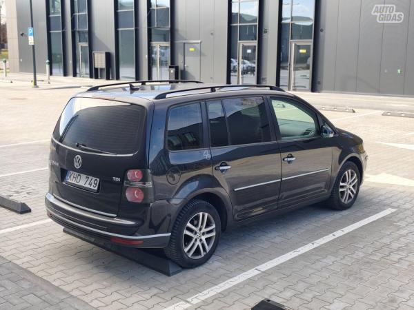 Volkswagen Touran 2007 Viļņa, ar dzinēja tilpumu 1.90 L un nobraukumu 313 tūkst. km par 2450 €, foto 4 vietnē AUTOMOTO.COM.LV