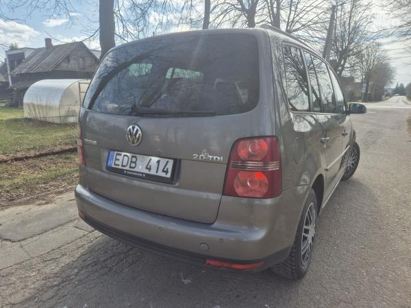 Volkswagen Touran 2007 Kauņa, ar dzinēja tilpumu 1.90 L un nobraukumu 356 tūkst. km par 1850 €, foto 8 vietnē AUTOMOTO.COM.LV
