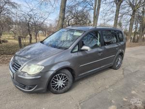 Volkswagen Touran 2007 in Kaunas, with an engine capacity of 1.90 L and mileage of 356 thousand km for 1850 €, photo 13 on AUTOMOTO.COM.LV