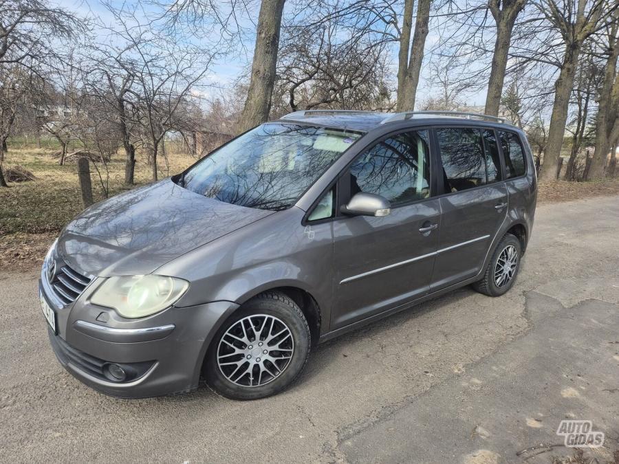 Volkswagen Touran 2007 in Kaunas, with an engine capacity of 1.90 L and mileage of 356 thousand km for 1850 €, photo 13 on AUTOMOTO.COM.LV