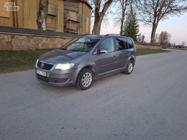 Volkswagen Touran 2007 Telšiai, ar dzinēja tilpumu 2.00 L un nobraukumu 300 tūkst. km par 1500 €, foto 2 vietnē AUTOMOTO.COM.LV