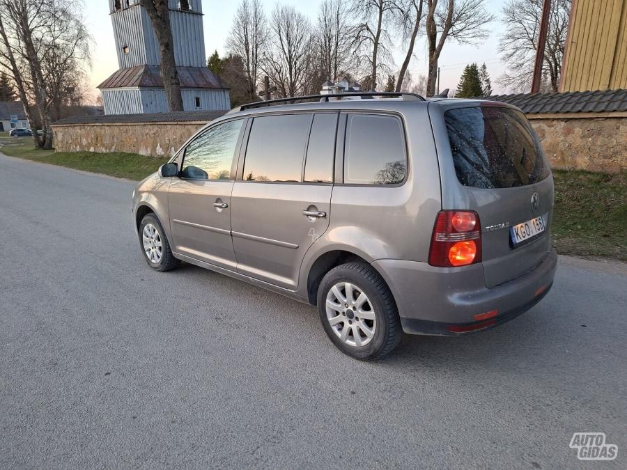 Volkswagen Touran 2007 Telšiai, ar dzinēja tilpumu 2.00 L un nobraukumu 300 tūkst. km par 1500 €, foto 7 vietnē AUTOMOTO.COM.LV