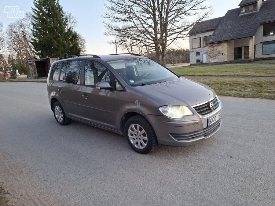 Volkswagen Touran 2007 Telšiai, ar dzinēja tilpumu 2.00 L un nobraukumu 300 tūkst. km par 1500 €, foto 8 vietnē AUTOMOTO.COM.LV