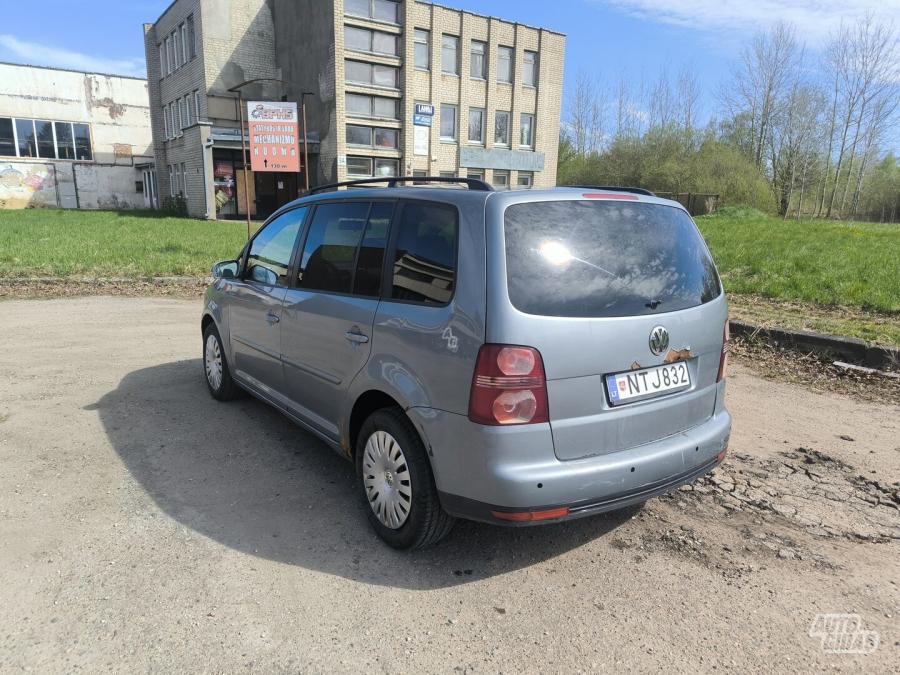 Volkswagen Touran 2007 Telšiai, ar dzinēja tilpumu 2.00 L un nobraukumu 510 tūkst. km par 900 €, foto 3 vietnē AUTOMOTO.COM.LV