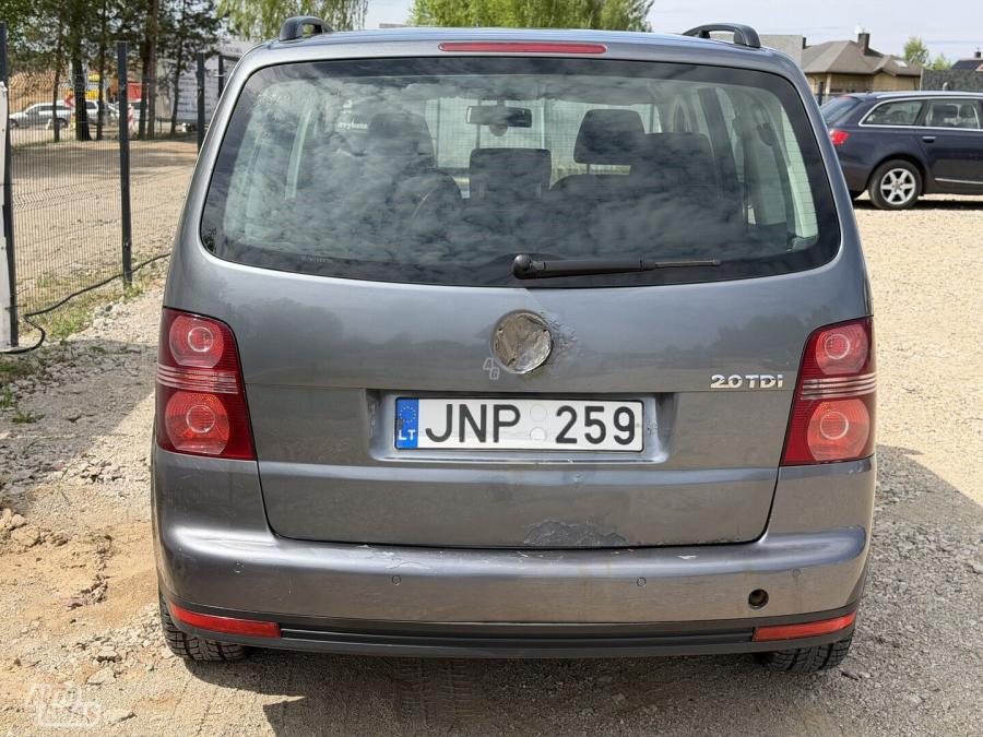 Volkswagen Touran 2007 in Vilnius, with an engine capacity of 2.00 L and mileage of 292 thousand km for 1400 €, photo 9 on AUTOMOTO.COM.LV