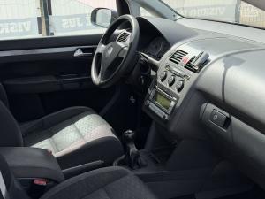 Volkswagen Touran 2007 in Vilnius, with an engine capacity of 2.00 L and mileage of 292 thousand km for 1400 €, photo 10 on AUTOMOTO.COM.LV