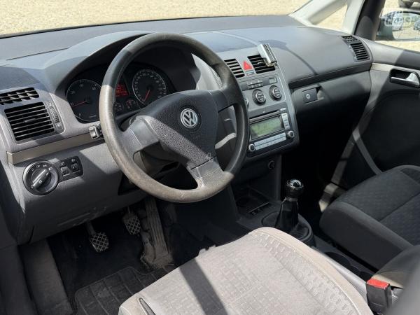 Volkswagen Touran 2007 Viļņa, ar dzinēja tilpumu 2.00 L un nobraukumu 292 tūkst. km par 1400 €, foto 10 vietnē AUTOMOTO.COM.LV