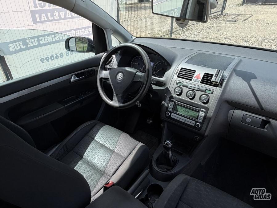 Volkswagen Touran 2007 in Vilnius, with an engine capacity of 2.00 L and mileage of 292 thousand km for 1400 €, photo 12 on AUTOMOTO.COM.LV