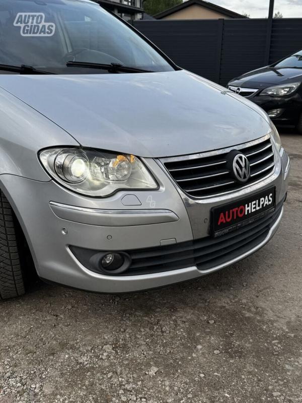 Volkswagen Touran 2007 in Klaipeda, with an engine capacity of 2.00 L and mileage of 277 thousand km for 2999 €, photo 2 on AUTOMOTO.COM.LV