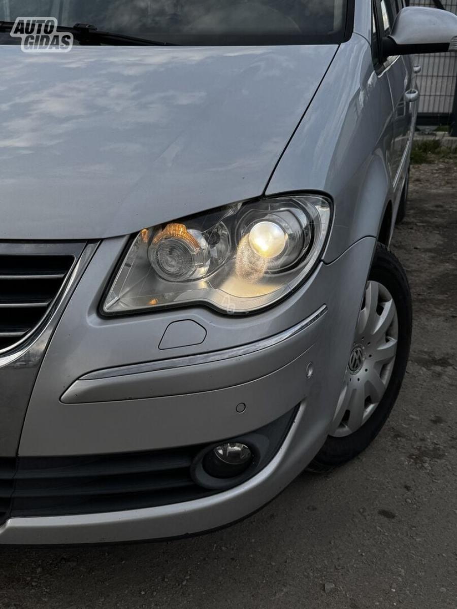 Volkswagen Touran 2007 Klaipėda, ar dzinēja tilpumu 2.00 L un nobraukumu 277 tūkst. km par 2999 €, foto 4 vietnē AUTOMOTO.COM.LV