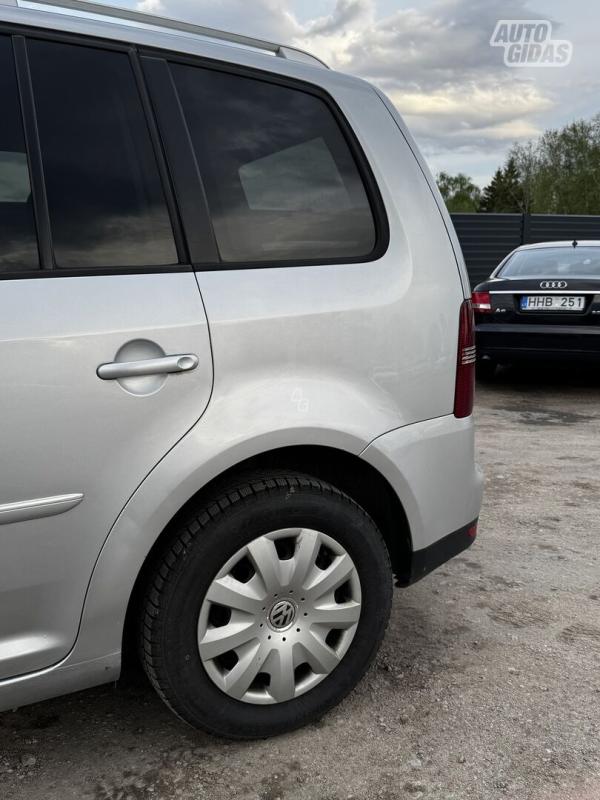 Volkswagen Touran 2007 in Klaipeda, with an engine capacity of 2.00 L and mileage of 277 thousand km for 2999 €, photo 9 on AUTOMOTO.COM.LV