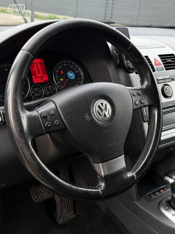 Volkswagen Touran 2007 in Klaipeda, with an engine capacity of 2.00 L and mileage of 277 thousand km for 2999 €, photo 10 on AUTOMOTO.COM.LV