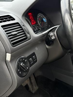 Volkswagen Touran 2007 Klaipėda, ar dzinēja tilpumu 2.00 L un nobraukumu 277 tūkst. km par 2999 €, foto 12 vietnē AUTOMOTO.COM.LV