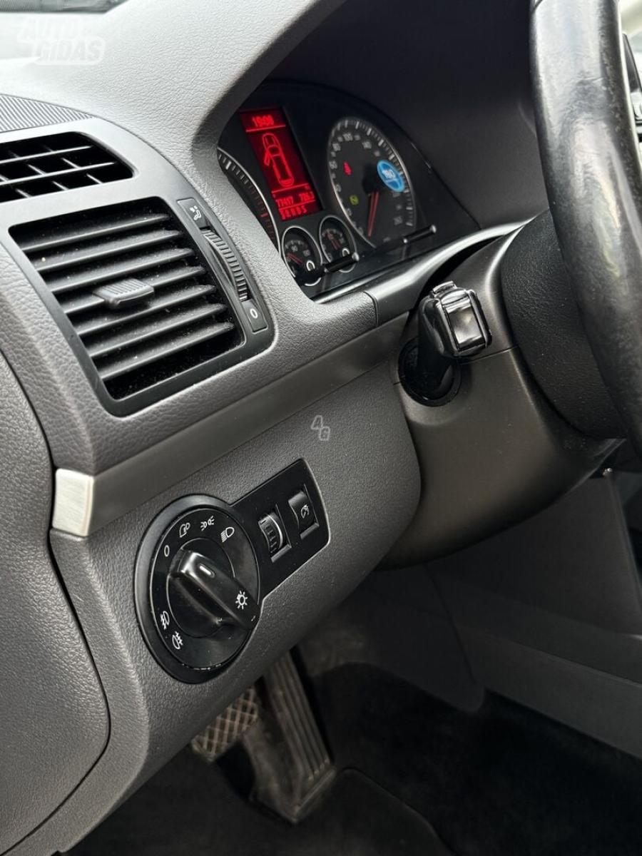Volkswagen Touran 2007 Klaipėda, ar dzinēja tilpumu 2.00 L un nobraukumu 277 tūkst. km par 2999 €, foto 12 vietnē AUTOMOTO.COM.LV