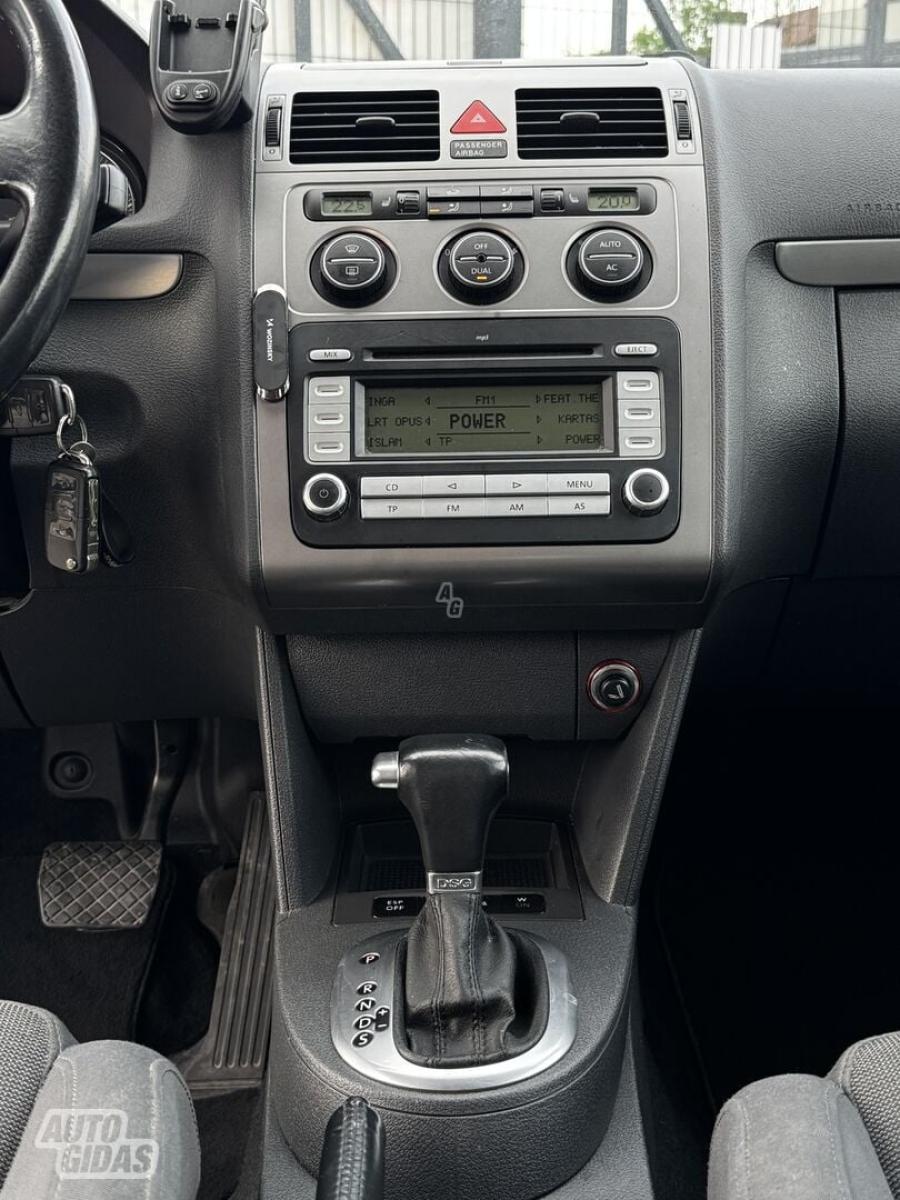 Volkswagen Touran 2007 Klaipėda, ar dzinēja tilpumu 2.00 L un nobraukumu 277 tūkst. km par 2999 €, foto 15 vietnē AUTOMOTO.COM.LV
