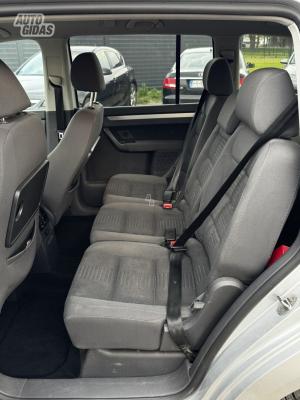 Volkswagen Touran 2007 Klaipėda, ar dzinēja tilpumu 2.00 L un nobraukumu 277 tūkst. km par 2999 €, foto 20 vietnē AUTOMOTO.COM.LV