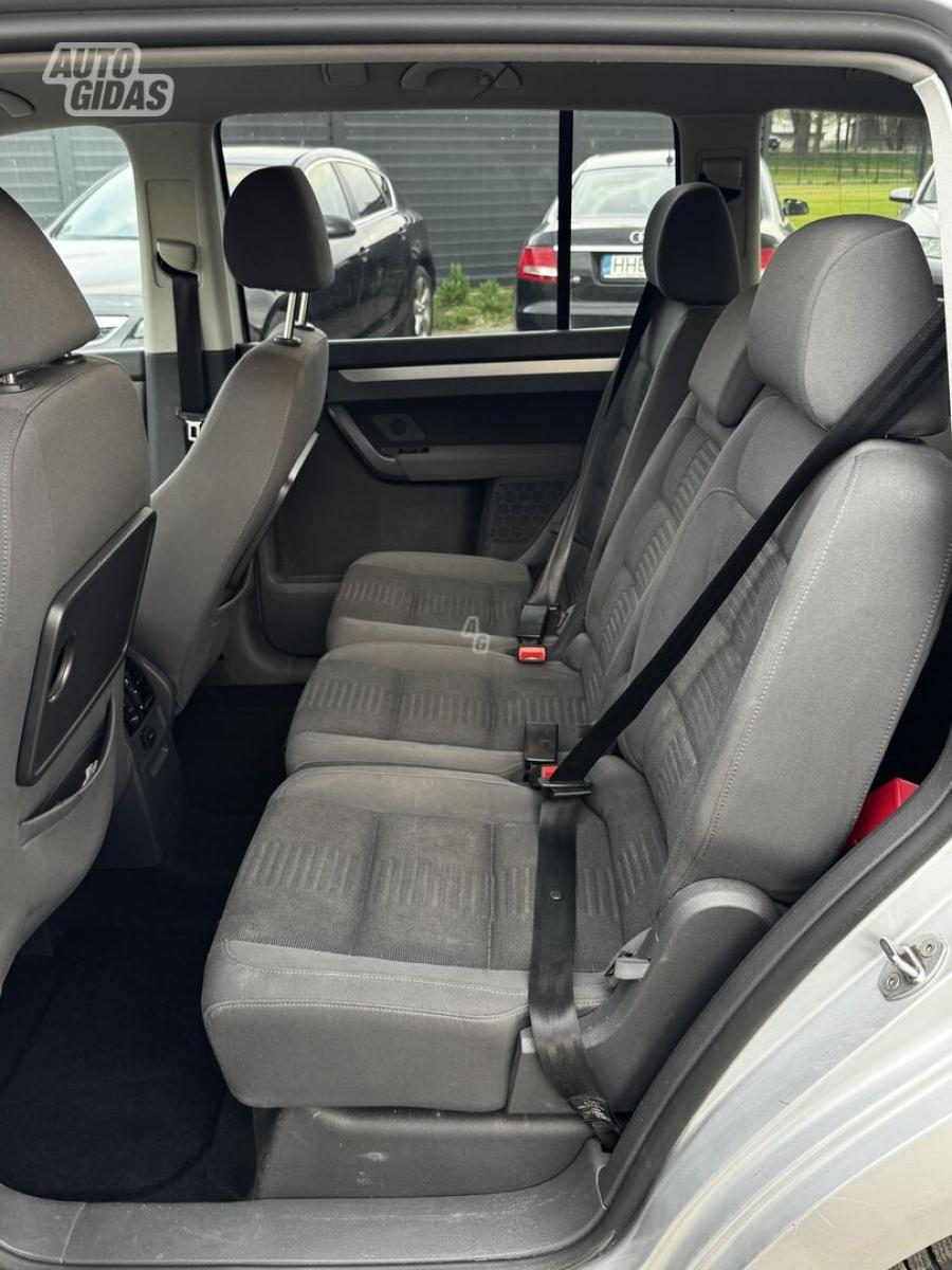 Volkswagen Touran 2007 Klaipėda, ar dzinēja tilpumu 2.00 L un nobraukumu 277 tūkst. km par 2999 €, foto 20 vietnē AUTOMOTO.COM.LV