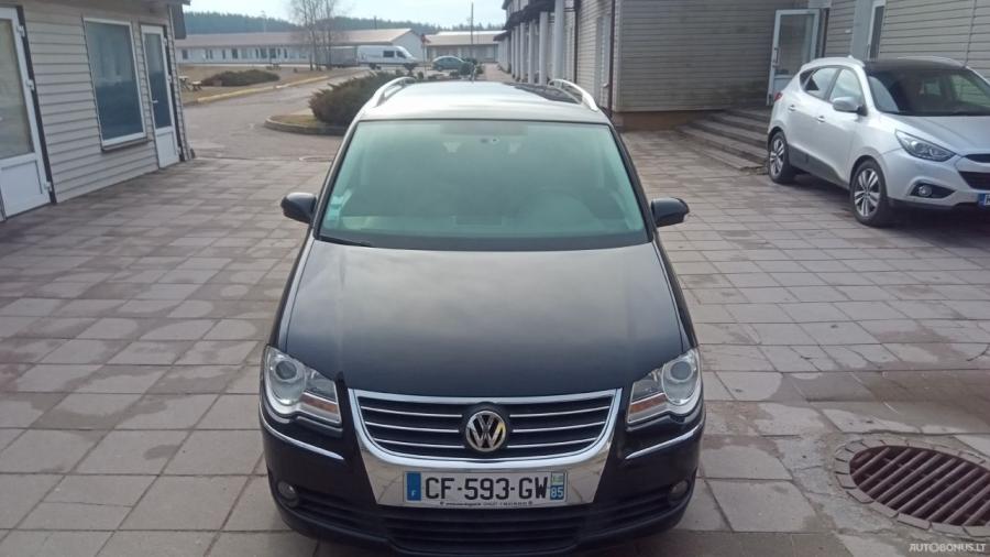 Volkswagen Touran 2007 in Vilnius, with an engine capacity of 2.00 L and mileage of 251 thousand km for 4550 €, photo 1 on AUTOMOTO.COM.LV