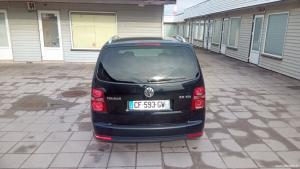 Volkswagen Touran 2007 in Vilnius, with an engine capacity of 2.00 L and mileage of 251 thousand km for 4550 €, photo 4 on AUTOMOTO.COM.LV