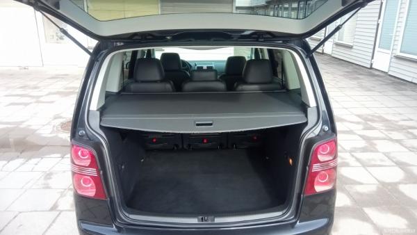 Volkswagen Touran 2007 Viļņa, ar dzinēja tilpumu 2.00 L un nobraukumu 251 tūkst. km par 4550 €, foto 4 vietnē AUTOMOTO.COM.LV