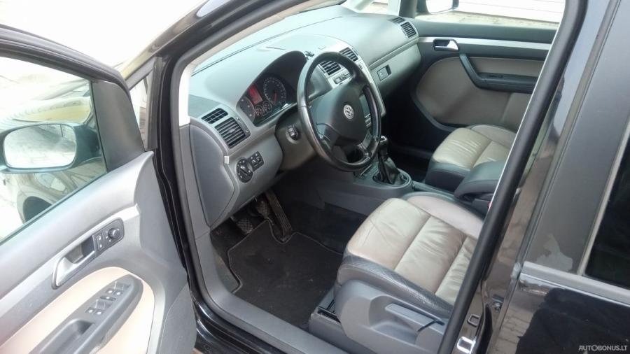 Volkswagen Touran 2007 in Vilnius, with an engine capacity of 2.00 L and mileage of 251 thousand km for 4550 €, photo 6 on AUTOMOTO.COM.LV