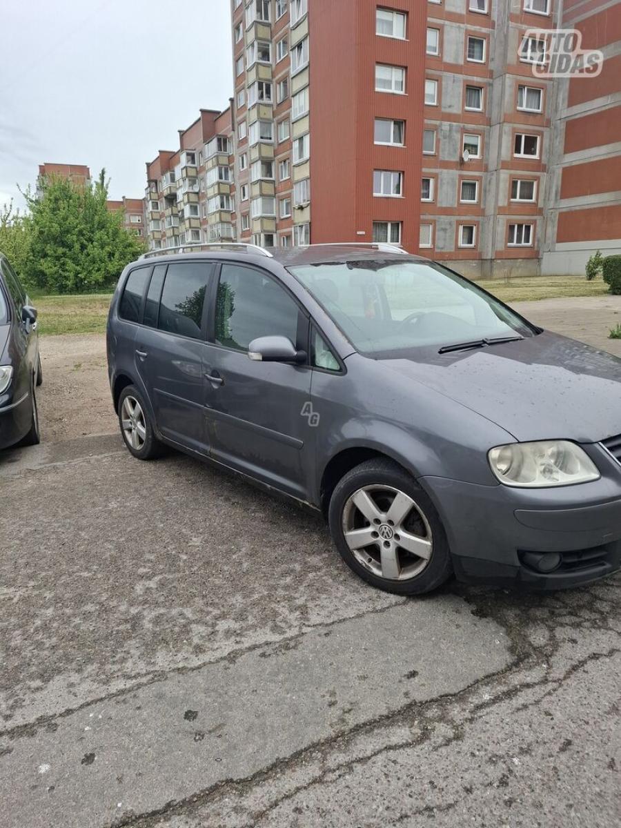 Фольксваген Туран 2007 в Клайпеда, объемом двигателя 1.90 л и пробегом 400 тыс. км за 1300 €, фото 4 на AUTOMOTO.COM.LV