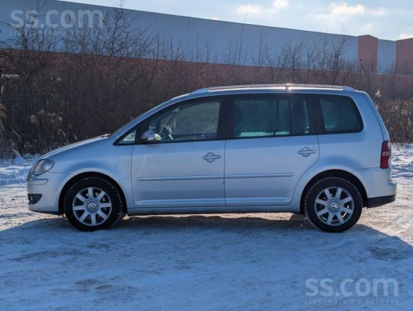 Volkswagen Touran 2007 in Riga, with an engine capacity of 2.00 L and mileage of 274 thousand km for 2500 €, photo 2 on AUTOMOTO.COM.LV