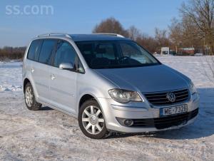 Volkswagen Touran 2007 Rīga, ar dzinēja tilpumu 2.00 L un nobraukumu 274 tūkst. km par 2500 €, foto 6 vietnē AUTOMOTO.COM.LV
