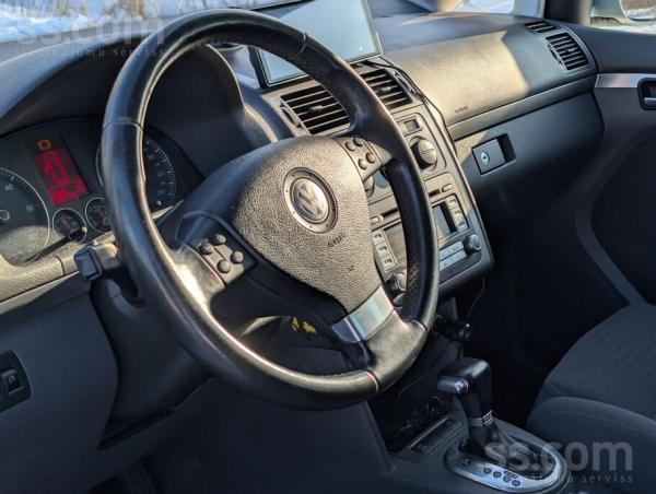 Volkswagen Touran 2007 in Riga, with an engine capacity of 2.00 L and mileage of 274 thousand km for 2500 €, photo 7 on AUTOMOTO.COM.LV