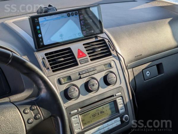 Volkswagen Touran 2007 in Riga, with an engine capacity of 2.00 L and mileage of 274 thousand km for 2500 €, photo 8 on AUTOMOTO.COM.LV