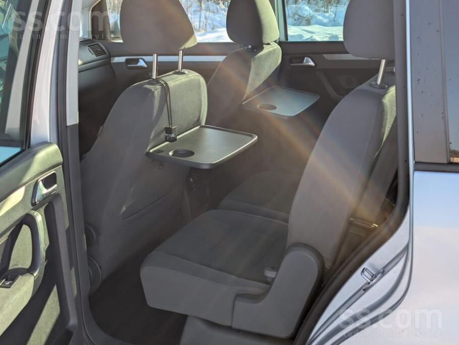 Volkswagen Touran 2007 Rīga, ar dzinēja tilpumu 2.00 L un nobraukumu 274 tūkst. km par 2500 €, foto 12 vietnē AUTOMOTO.COM.LV