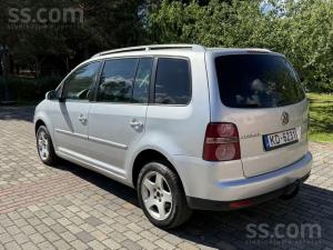 Volkswagen Touran 2007 in Jelgava, with an engine capacity of 2.00 L and mileage of 409 thousand km for 2650 €, photo 4 on AUTOMOTO.COM.LV