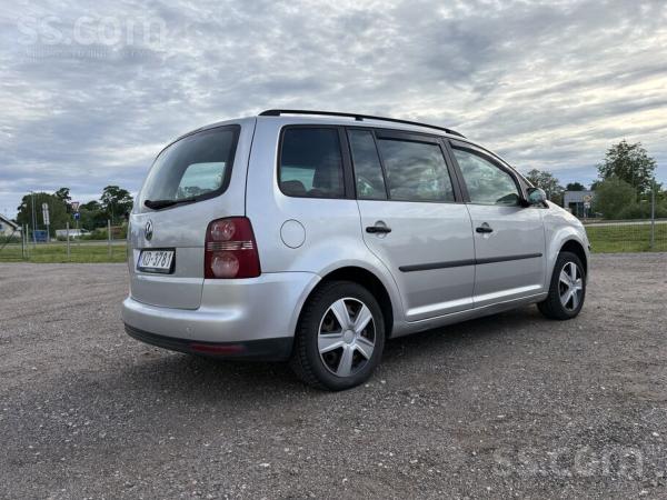 Volkswagen Touran 2007 Daugavpils, ar dzinēja tilpumu 1.90 L un nobraukumu 344 tūkst. km par 2400 €, foto 5 vietnē AUTOMOTO.COM.LV